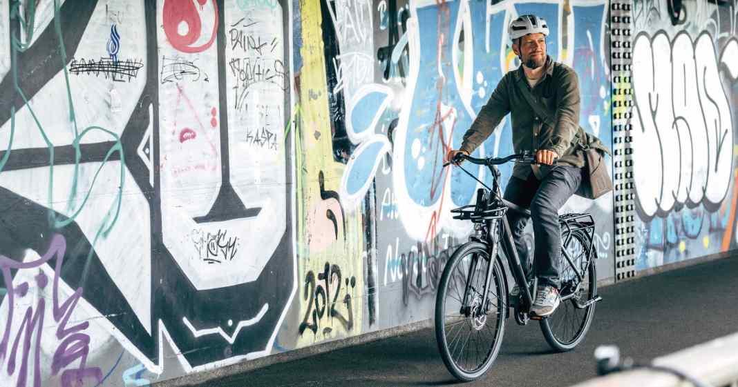 Trekkingbikes bis 1500 Euro: 14 vielseitige Klassiker im Test | BIKE