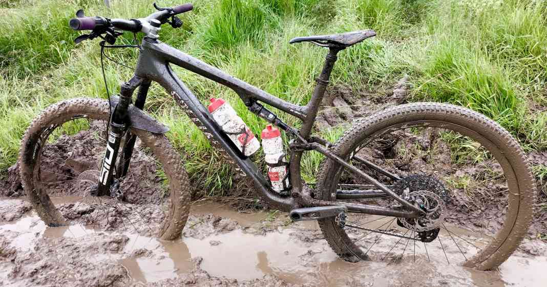 Dauertest-Report Specialized Epic 8 Expert: Edel-Racer im Matsch ...