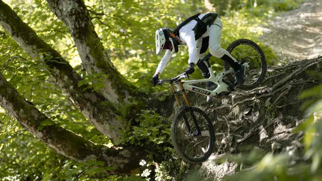 Future now - Scott Gambler: Der Stealth-Downhiller im Test | BIKE