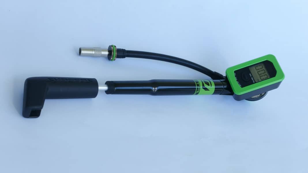 Digital damper pump in the test: Better than analogue? | BIKE