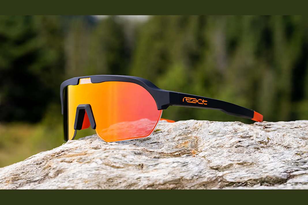 React: Selbsttönende Bike-Brillen mit superkurzer Reaktionszeit | BIKE