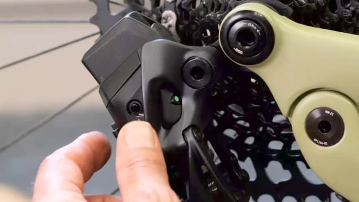 Sram AXS: So einfach wird die elektronische Schaltung eingestellt | BIKE Sram AXS: So einfach wird die elektronische Schaltung eingestellt | BIKE
