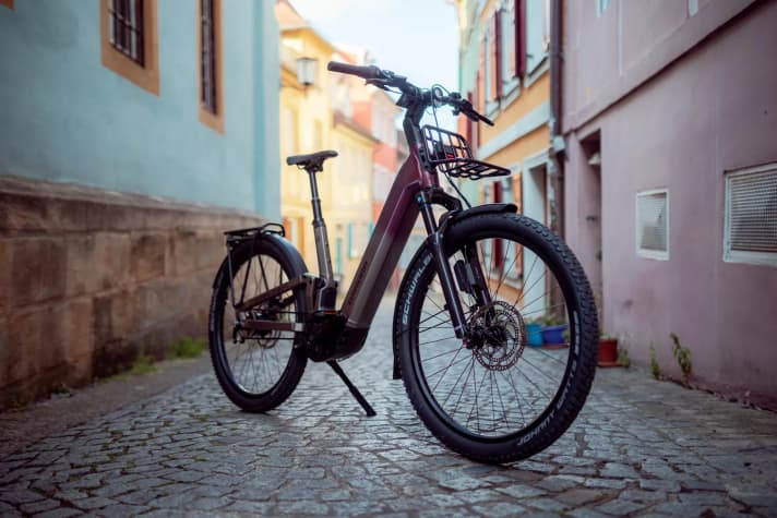 E-Bike für Alltags- und Tourenfahrer: Winora Sinus FS - der Tiefeinsteiger mit ABS | BIKE