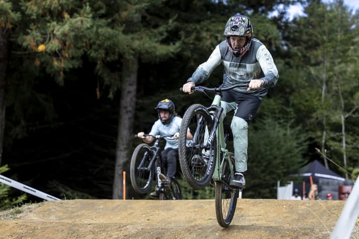 26 Zoll lebt! Das Canyon Stitched 720 Slopestyle-Fully im Test | BIKE