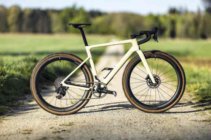 Rose Backroad FF XPLR AXS vs. XPLR AXS: Vom Gravel- zum Race-Gravel ...