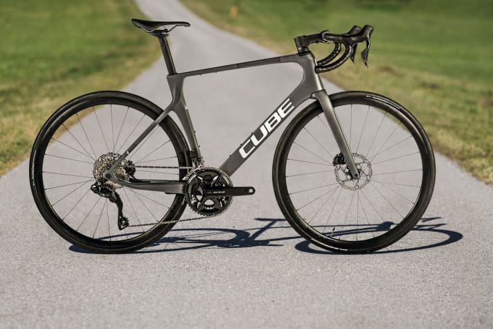 Shimano 105 Di2: Neun Marathon-Rennräder im TOUR-Test | TOUR