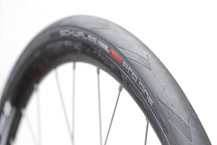 Tubeless-Reifen vs. Clincher-Reifen: Welche sind besser? | TOUR