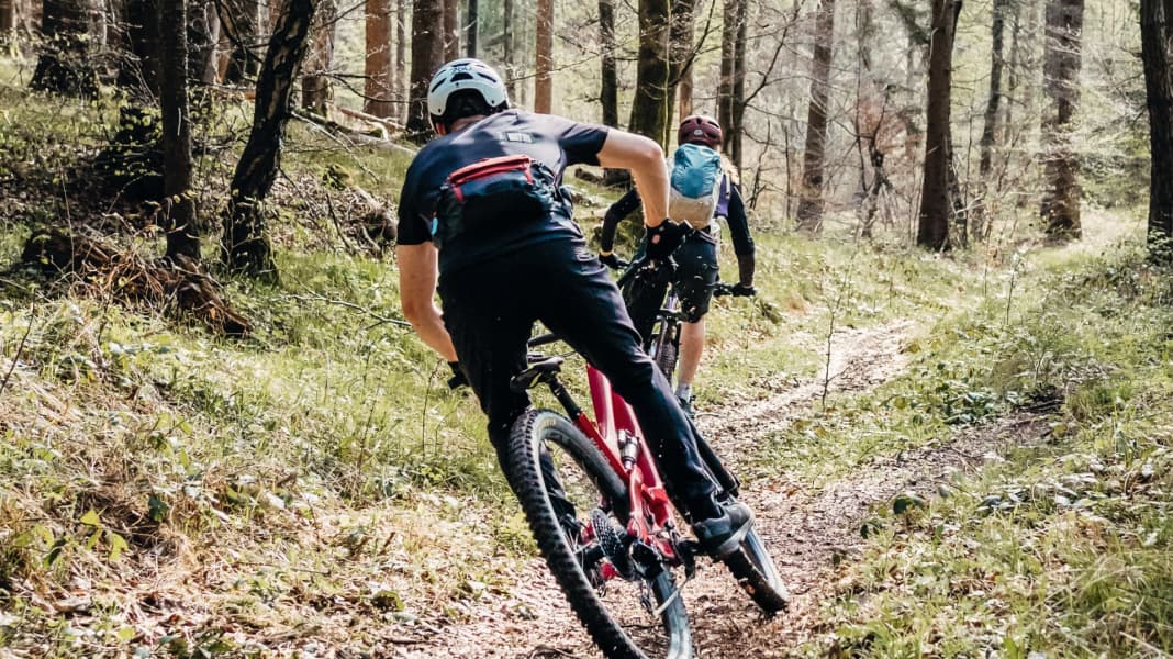 Huckepack: 7 Hipbags und 9 Rucksäcke im Vergleich | BIKE