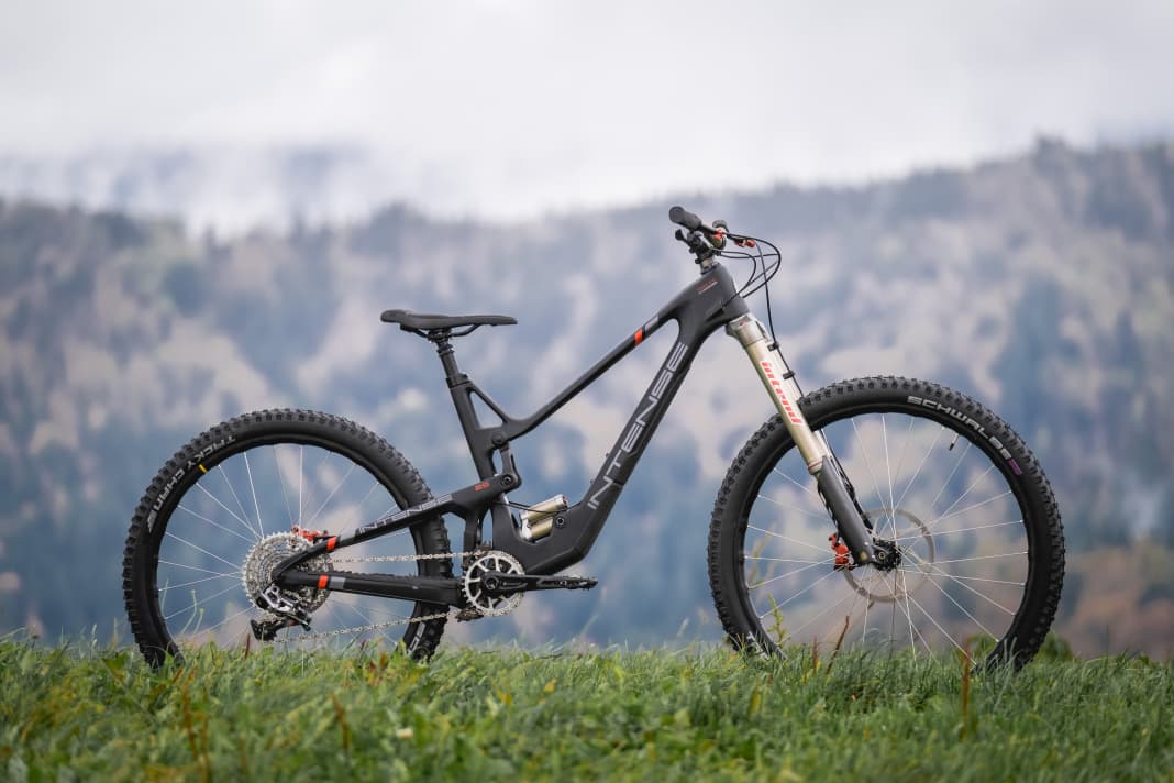 Intend Moto: De-Luxe-Fahrwerk von Intend | 3999 €, nur 10 Stück! | BIKE
