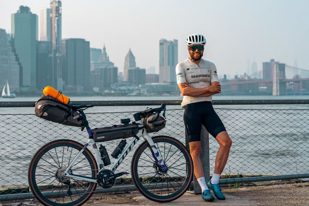 Jonas Deichmann: Die Triathlon Challenge Roth 120 mal am Stück | BIKE