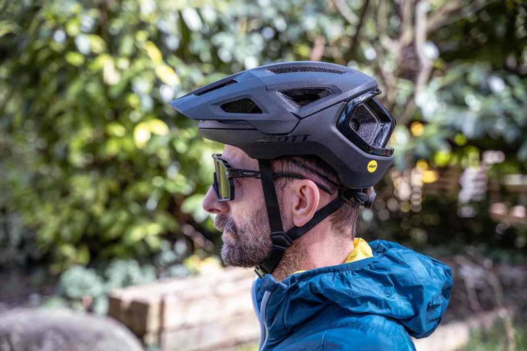 Test MTB-Helme: Scott Tago Plus - leicht, preiswerter & gut! | BIKE