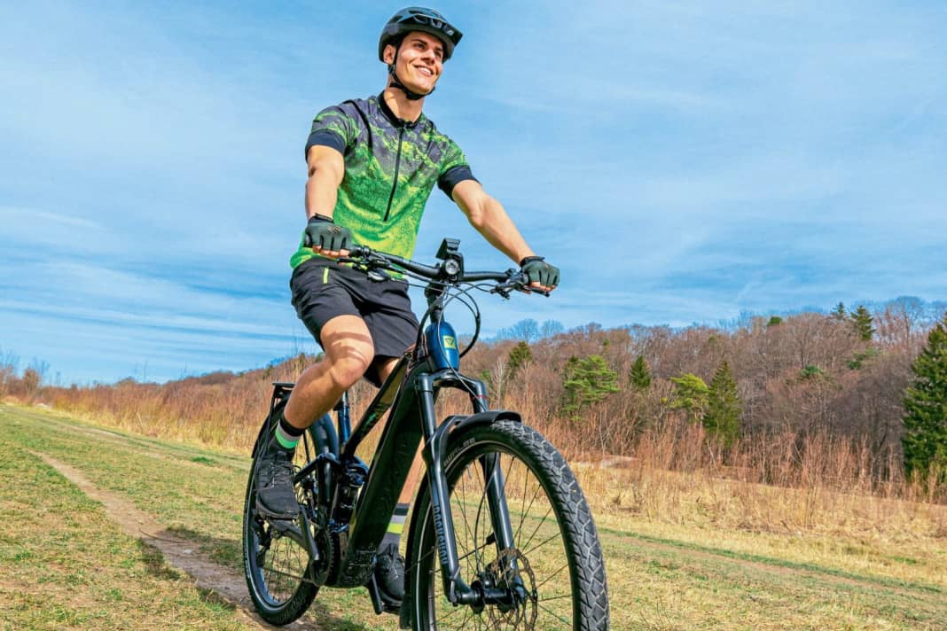10 Crossover- und Touren E-Bikes im Test | BIKE