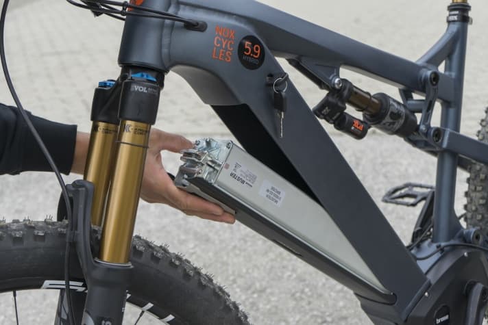 Wechselakku, 630 Wattstunden: Nox legt E-MTBs neu auf | BIKE