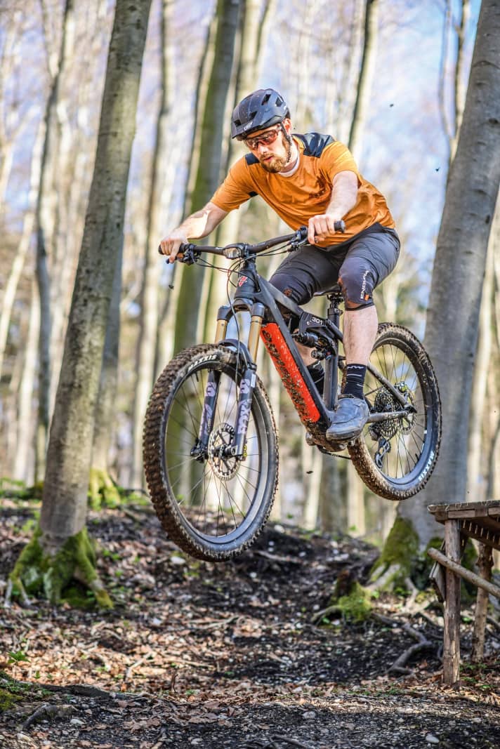 Liteville 301 CE MK2: Erstes E-MTB mit K.I.S. System im Test | BIKE