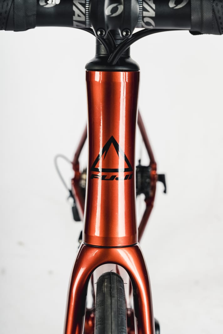 2199 Euro - Fuji SL-A 1.3: Alu-Rennrad im Test | TOUR