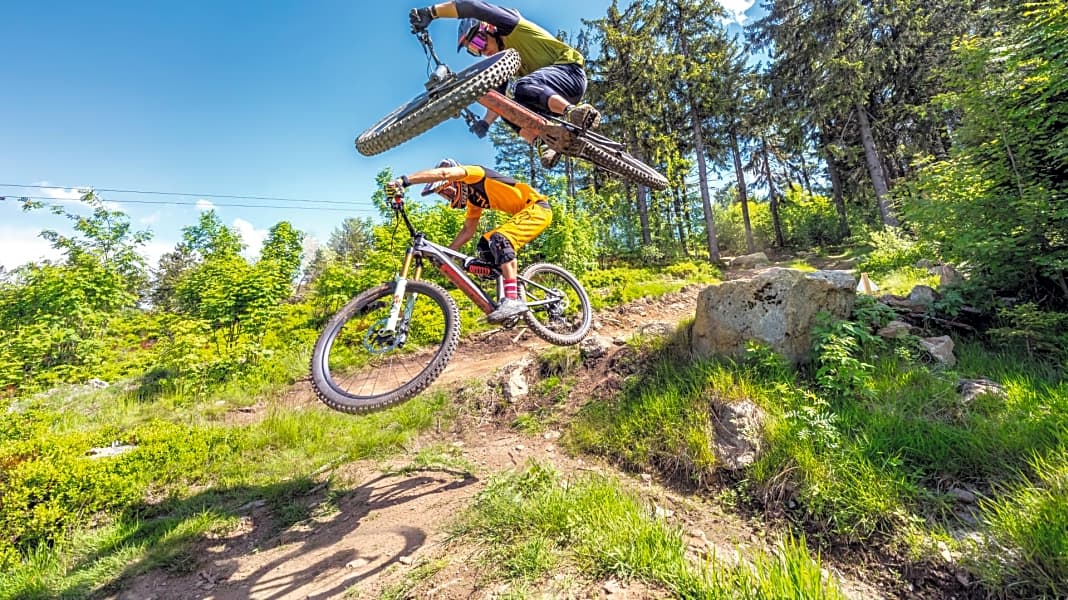 Dicke Dinger: Fox 38 Factory 170 vs Rockshox ZEB Ultimate | BIKE