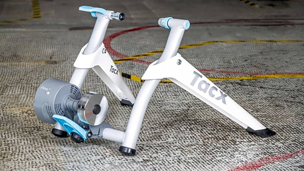 Tacx Flow Smart Rollentrainer: Smartes Einsteiger-Gerät im TOUR-Test | TOUR