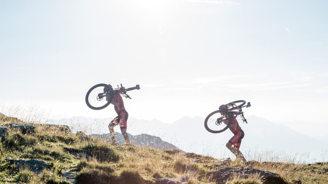 Unter Strom: Heckmair-Route in nur 27,4 Stunden | BIKE