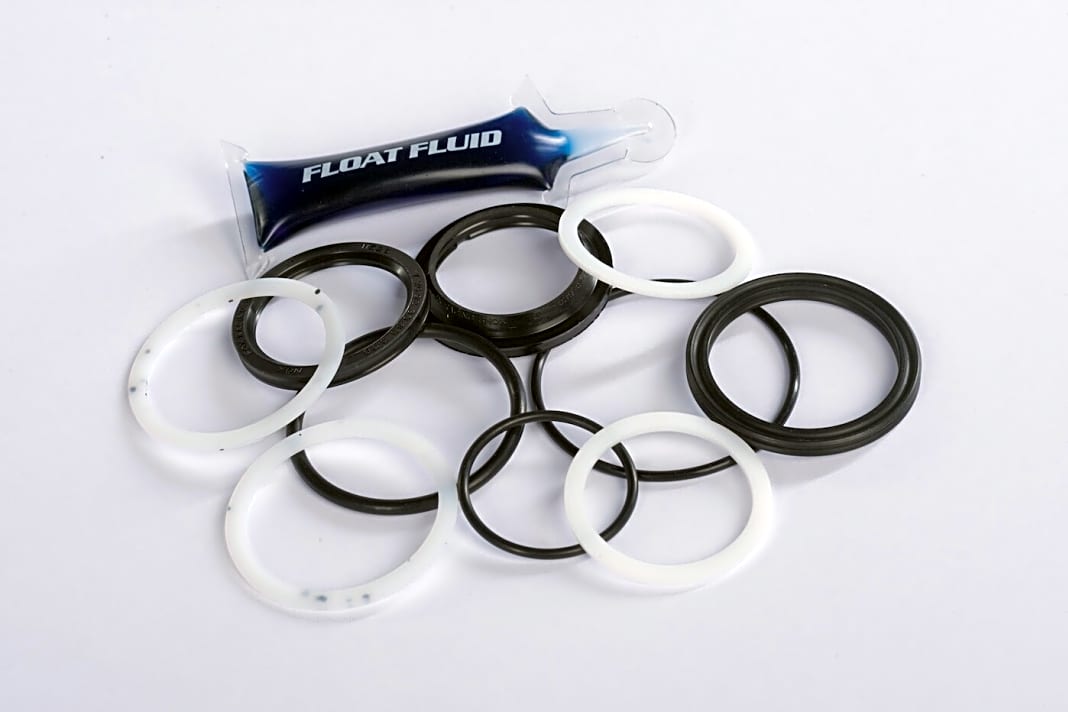 Fox Federgabel und Dämpfer selbst warten | BIKE