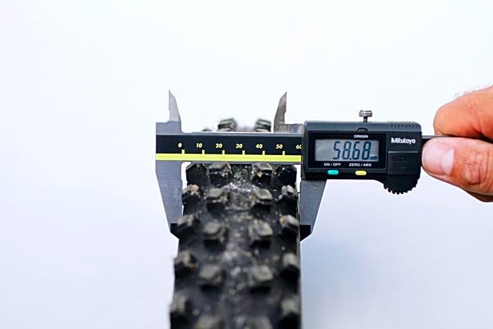 MTB-Reifen Maxxis Rekon gegen Michelin Wild Mud im Test | BIKE