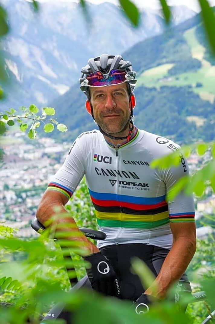 Zu Besuch bei Marathon-Weltmeister Lakata | BIKE