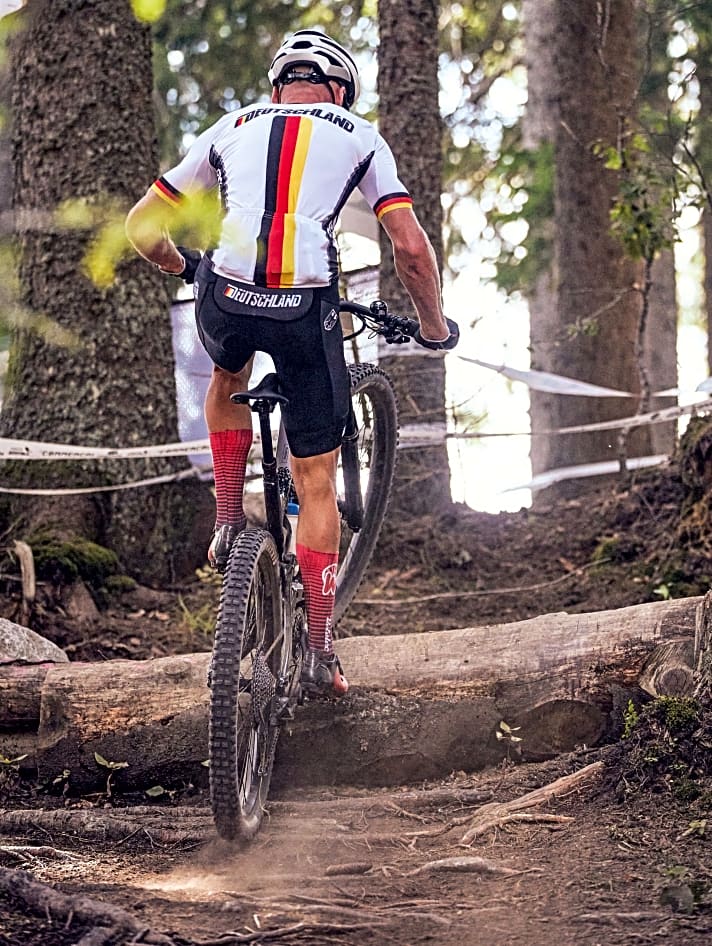 Weltmeisterschaft in Les Gets: Hochspannung in der Disziplin E-MTB | BIKE