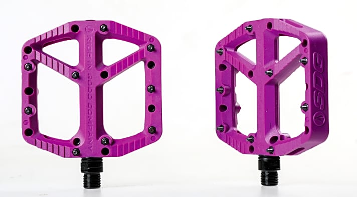 Test MTB-Pedale 2022: Zehn Flatpedals aus Kunststoff im Vergleich | BIKE