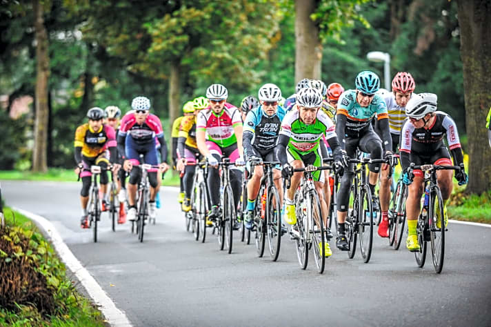 Fit in die Rennrad-Saison 2022: 32 Seiten Trainings-Spezial | TOUR