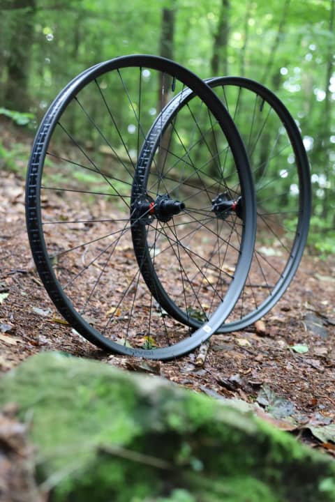 Kick-Off zum Dauertest: Wie haltbar sind die Roval Traverse SL II ...