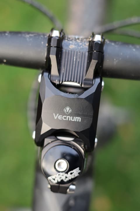 Flex-Serie - Komfort fürs MTB: Der gefederte Vorbau Vecnum freeQENCE im ...