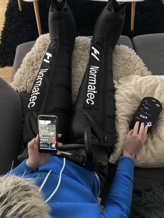 Normatec 3 von Hyperice: Die Recovery-Boots im TOUR-Test | TOUR